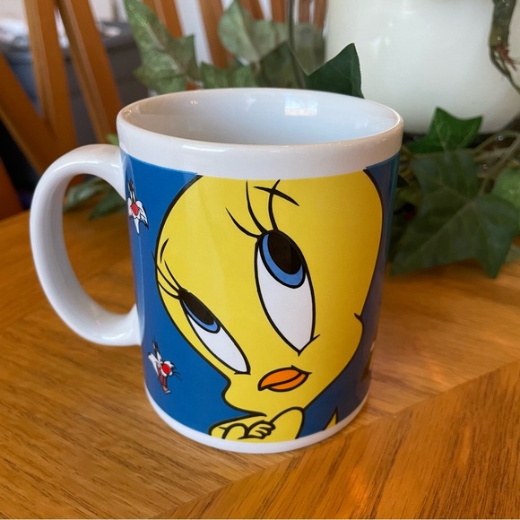 Warner Bros. | Other | Vintage Looney Toons 998 Tweety Bird Mug | Poshmark